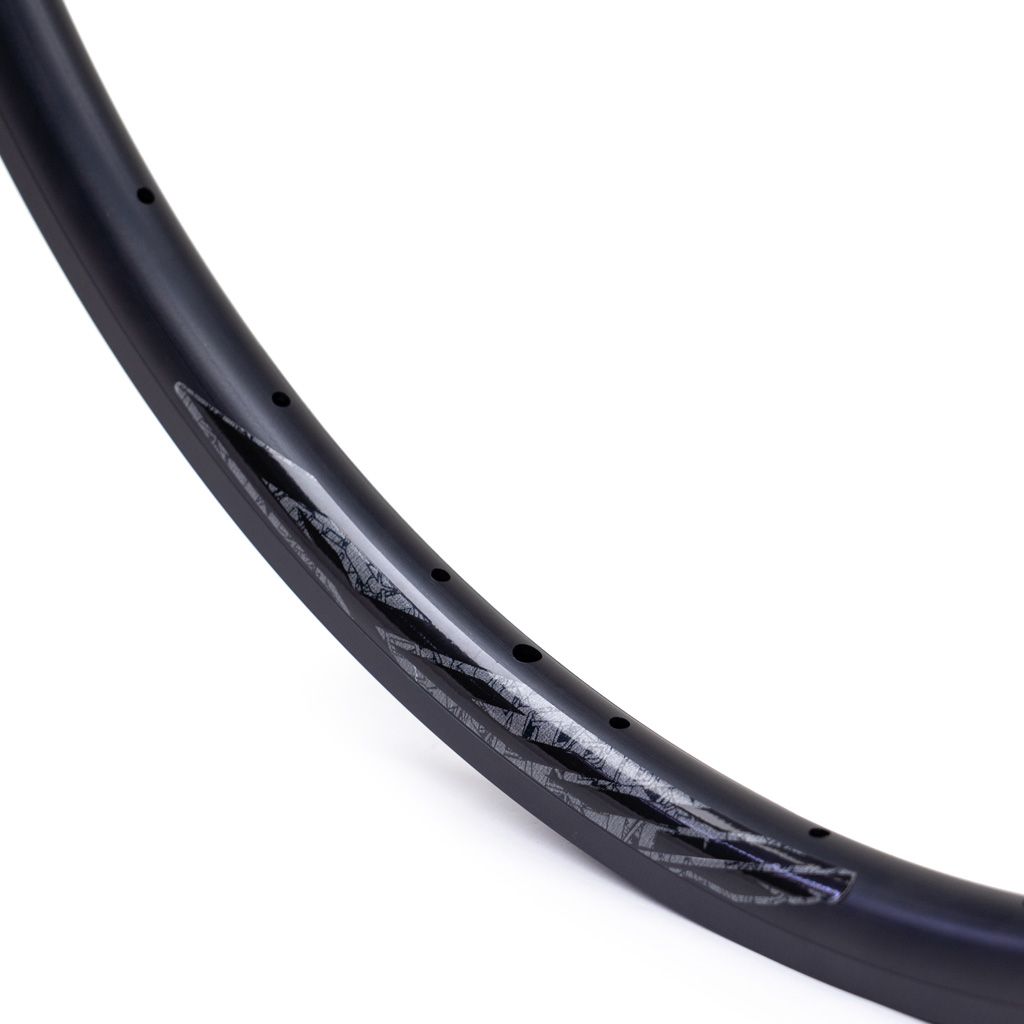 VELOCITYのリムを別注、と久々入荷の紹介を。 - BLUE LUG BLOG