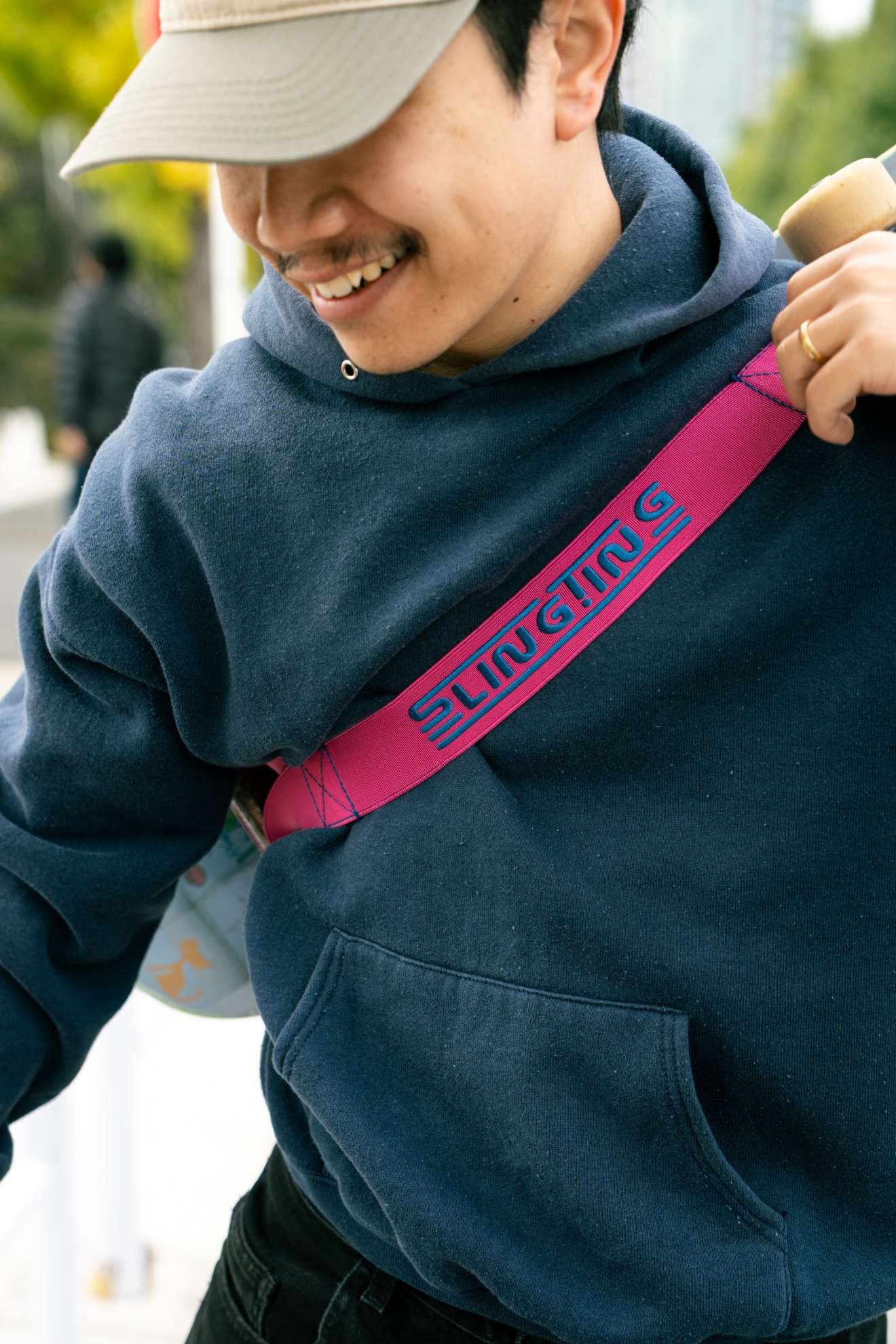 ハウトゥー・キャリー・ア・スケートボード - BLUE LUG BLOG | 自転車店 ブルーラグ スタッフブログ